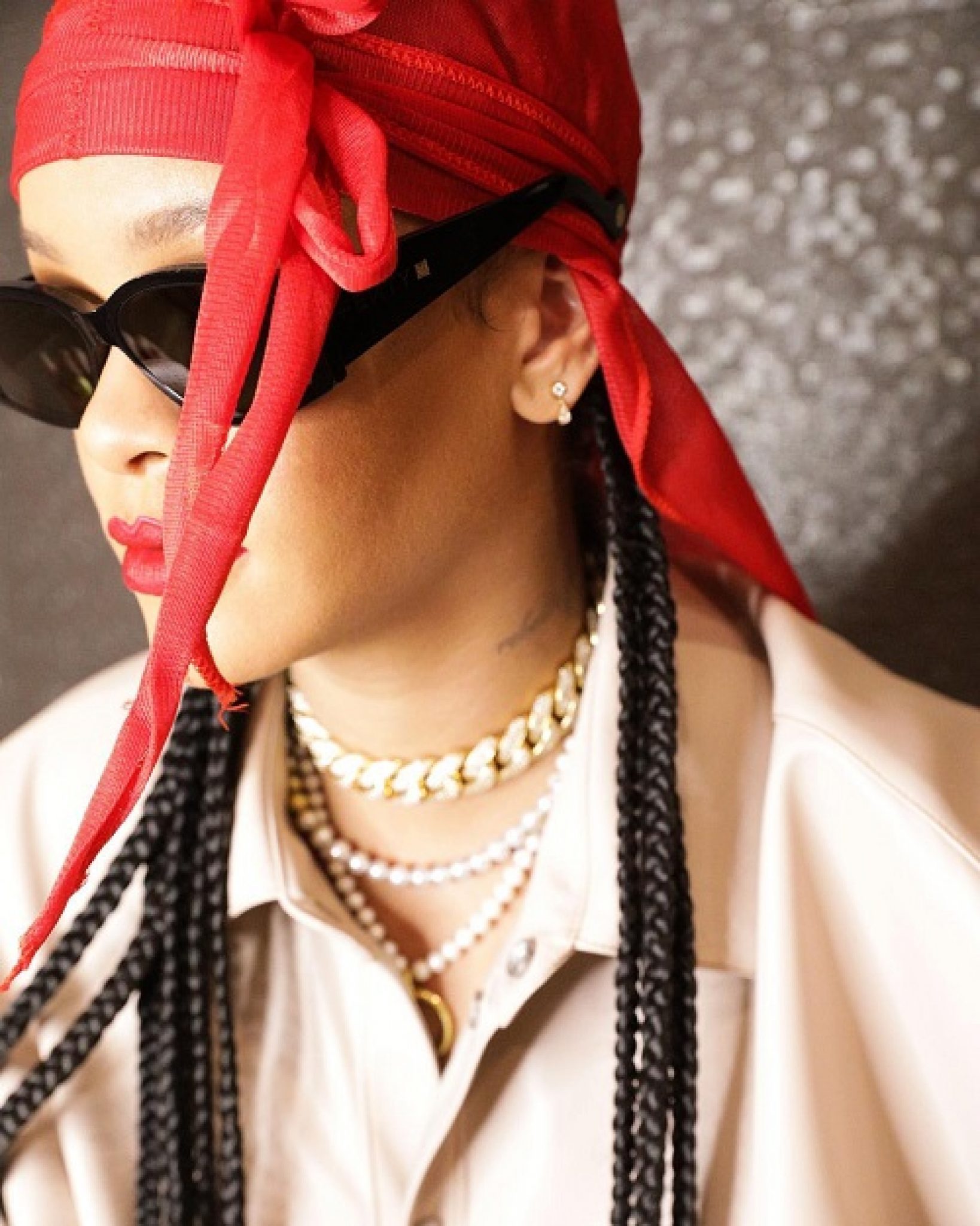 Rihanna Is Wearing Box Braids While Staying At Home | FPN