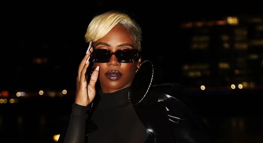 Tiwa Savage Transforms into Blonde Chic With Short Hairstyle and Side ...