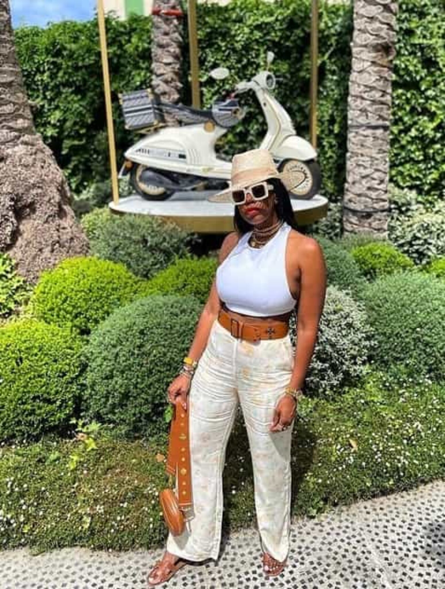 7 Ways To Elevate A Boring Outfit With An Oversized Belt | FPN