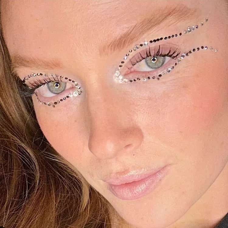 Bejeweled Makeup: 13 Shimmering Ideas and How to Wear Them | FPN