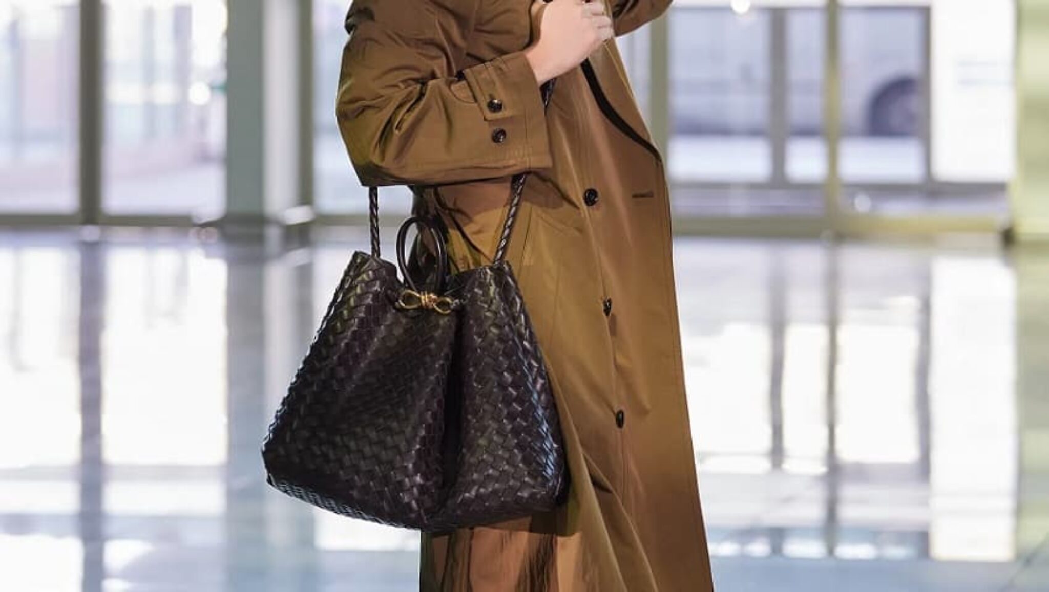 Everyone Can’t Seem To Get Enough Of This Bottega Veneta’s Andiamo Tote ...
