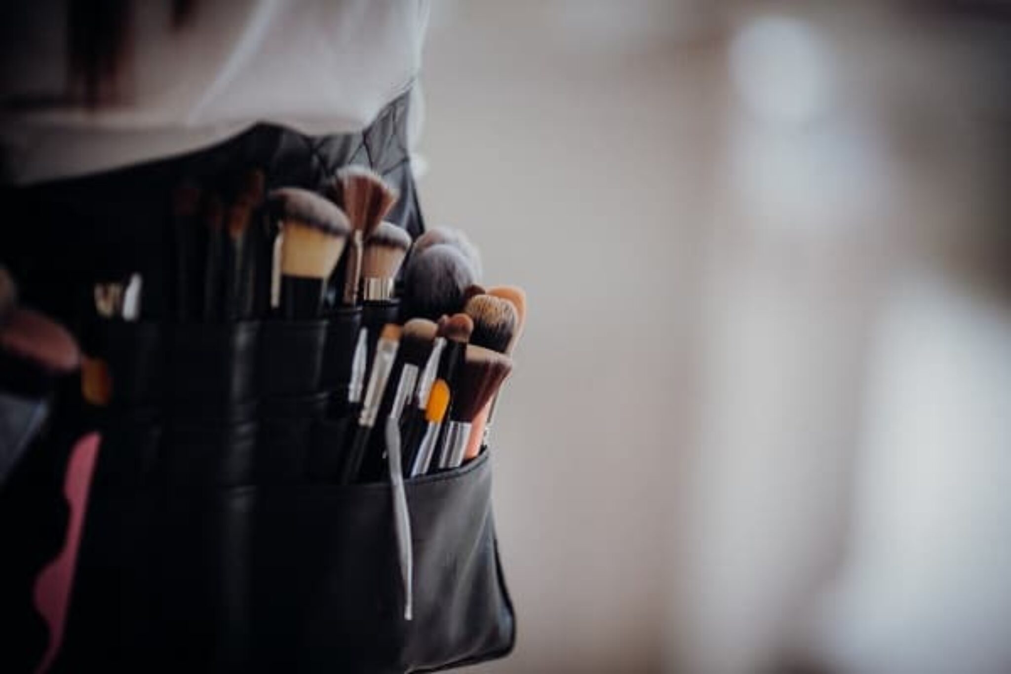 How to Actually Store Your Makeup Brushes | FPN