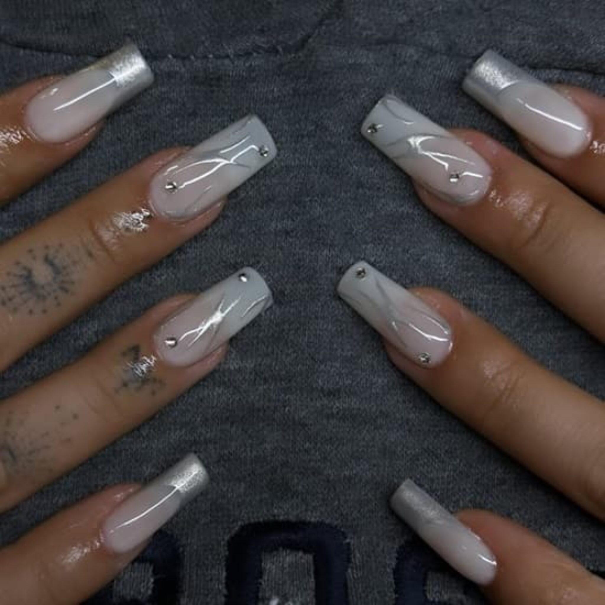 Cloud Dancer Nails: The New Color Trend | FPN